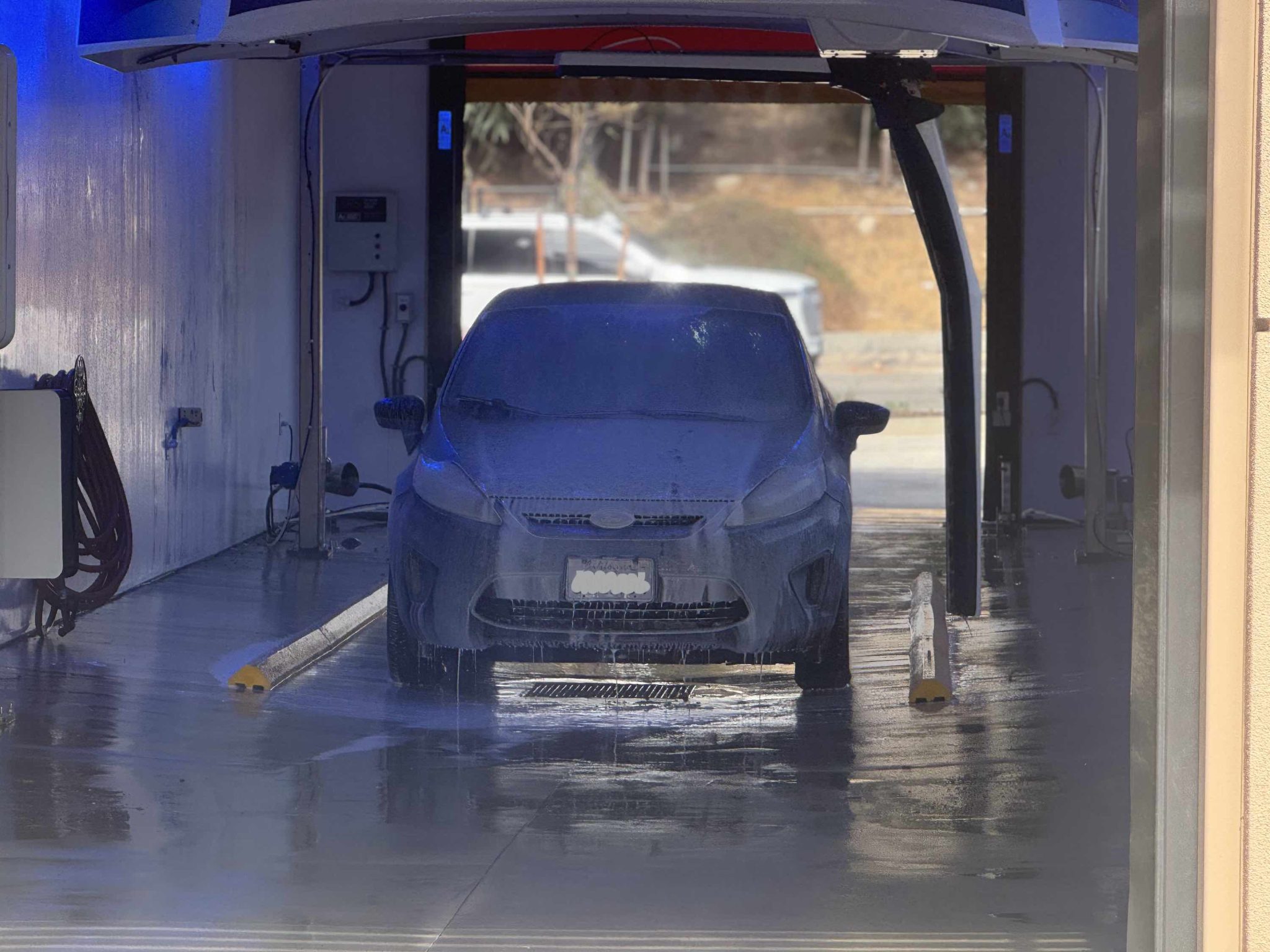 How to Find the Best LA Car Wash Near You | Spot Free Car